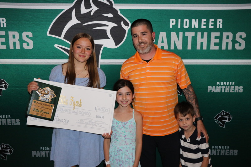 Who won the 2023 year-end Athletics awards? | Pioneer Central Schools